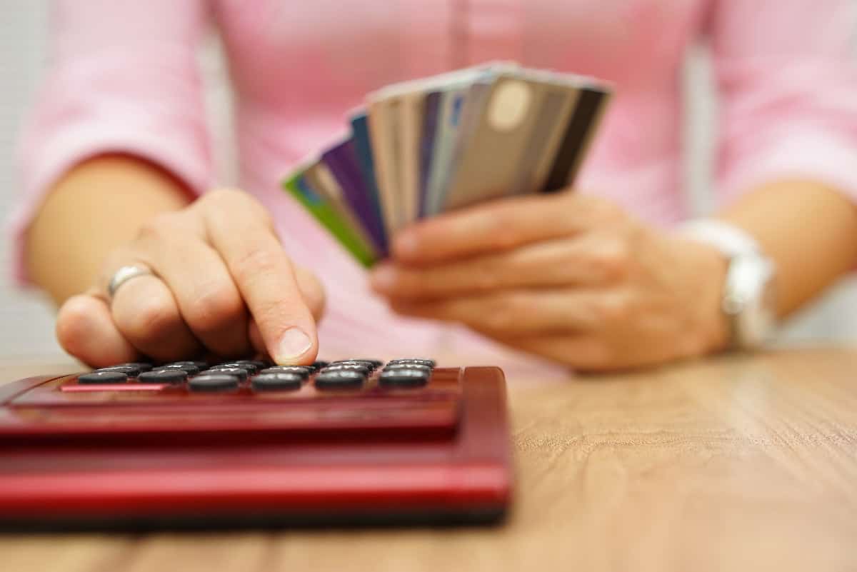 Credit Card Debt Calculator | Pay Off Your Credit Cards - Debt.ca