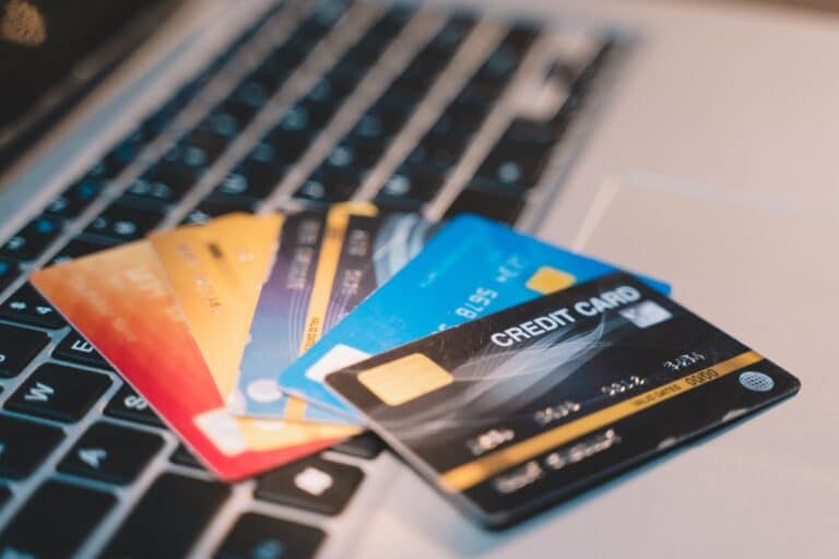 Line of credit vs. credit card: What’s the difference? - Debt.ca